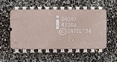Intel D4040 Microprocessor In Grey Ceramic Very Rare Vintage Cpus