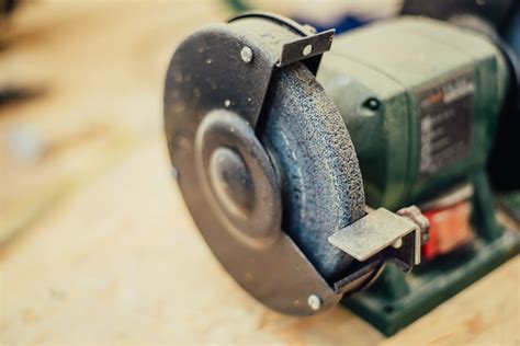 How To Sharpen Lathe Tools The Complete Guide