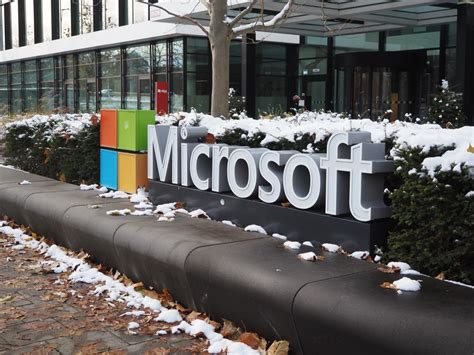 microsoft is adding ai to the notepad app qonversations