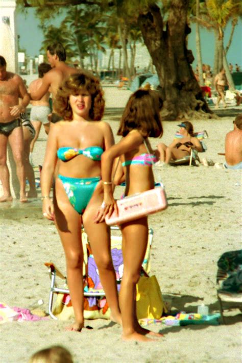 44 Beautiful Color Photos Documented Everyday Life At Florida Beaches