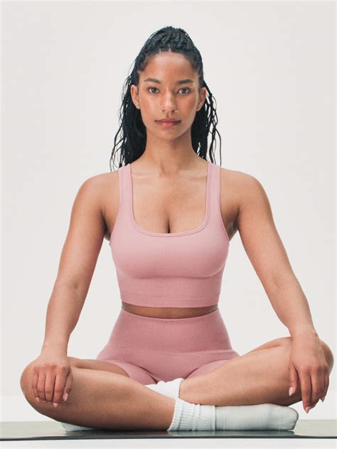 Shop All Womens Clothing Aritzia Intl