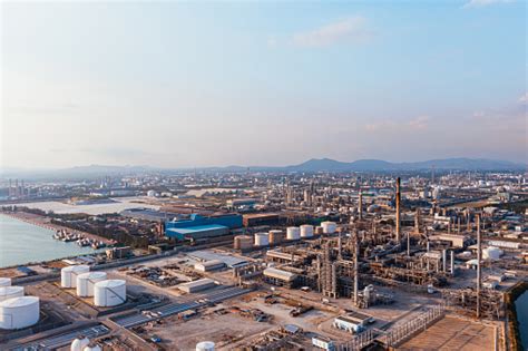 조감도 또는 오일 터미널은 석유 및 Lpg 석유 화학 저장탱크를 위한 산업 시설입니다 0명에 대한 스톡 사진 및 기타 이미지 0명 가솔린 강철 Istock