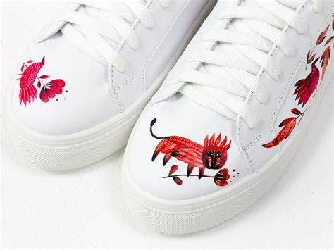 Жіночі кеди на високій підошві білого кольору купити в Україні недорого