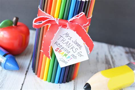 Diy Teacher T Idea How To Make A Colored Pencil Flower Vase