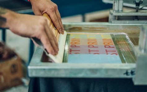 How To Design Custom Posters Using Canva