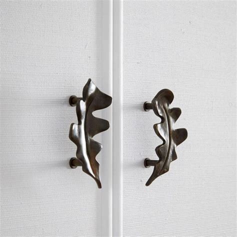 Chalet Oaken Oak Leaf Brass Knob Bronzetto
