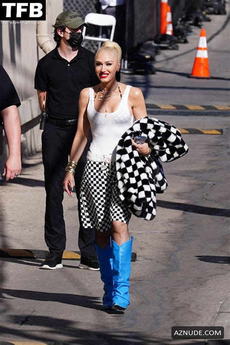 Gwen Stefani Sexy Seen Flaunting Her Hot Boobs Outside The Jimmy Kimmel Live Show AZNude