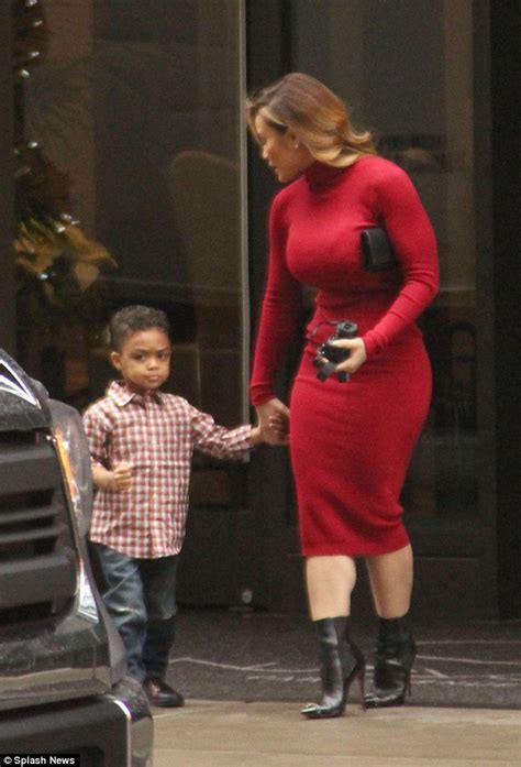 Cent S Ex Girlfriend Daphne Joy Looks Curvy In Red Dress With Son Sire In Nyc Daily Mail Online