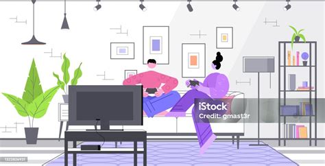 커플 데 재미 재생 비디오 게임 남자 여자 사용 무선 게임 패드 컨트롤러 게임 E 스포츠 레저 게임 놀기에 대한 스톡 벡터 아트 및 기타 이미지 Istock