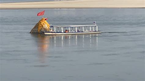 น้ำโขงลดหาดทรายโผล่ กระทบเรื่องท่องเที่ยวกราบพระธาตุหล้าหนอง