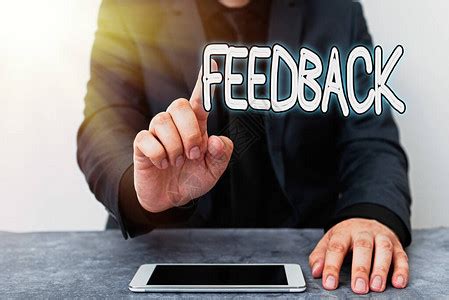 显示反馈的书写笔记传输有关动作的评估或纠正信息的商业概念彩色键盘高清图片下载 正版图片503854967 摄图网