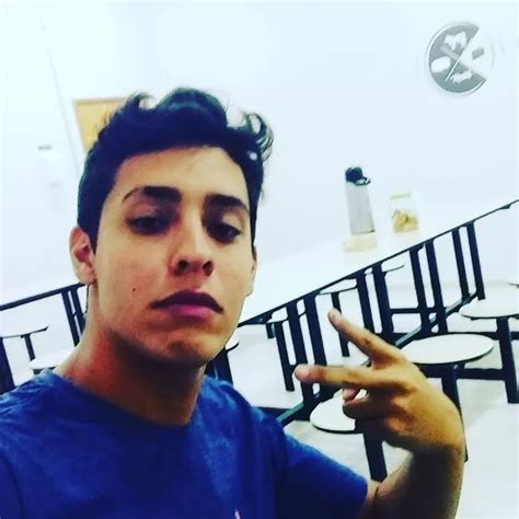 Caio Vinicius Caiomalachias • Threads Say More