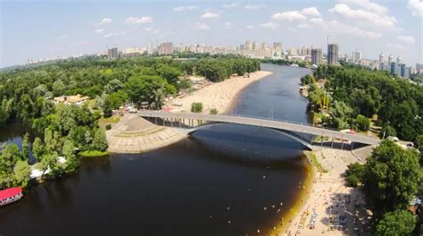 В Києві перевірили якість води у водоймах На яких пляжах столиці заборонили купатися