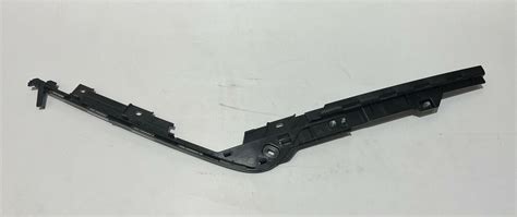 Genuine Land Rover Discovery 5 2017 Rh Rear Outer Door Finisher Lr107