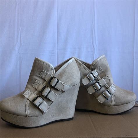 Liliana Shoes Nude Faux Suede Heels Poshmark