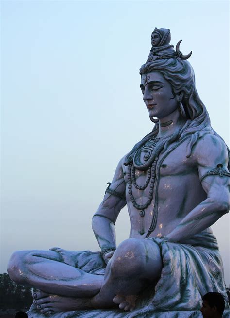 shiva statue wallpaper