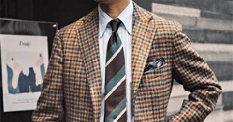 잔잔한 격자무늬 우아함 걸친 오빠들