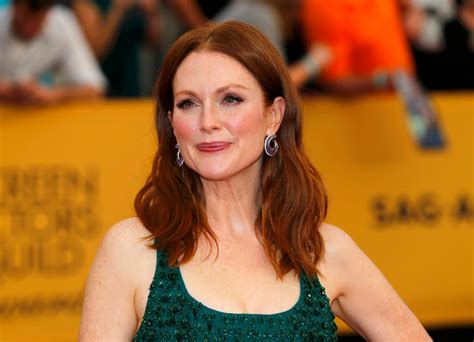 Julianne Moore Pictures Hotness Rating Unrated