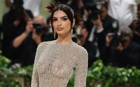 Emily Ratajkowskis Nude Sunbathing In Italy Sparks Body Image Debate
