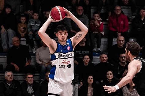 Grant Basile È Il Secondo Straniero Dellacqua Sbernardo CantÙ Pallacanestro Cantù
