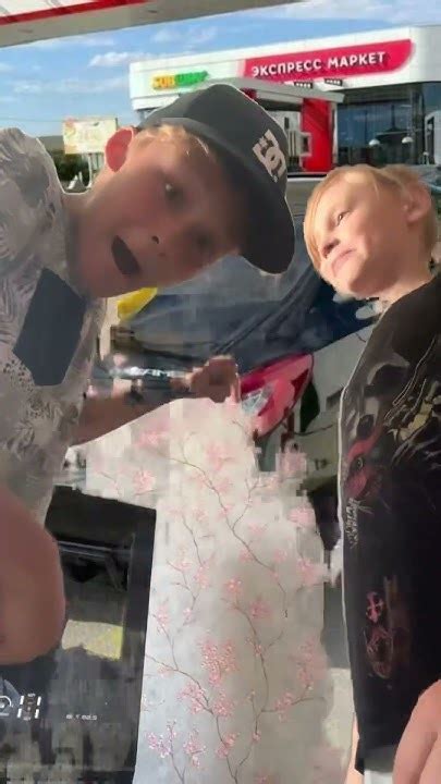 Представь себе ты молодой пацан и ты покупаешь себе банан Youtube