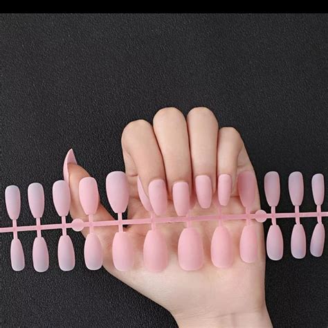 Накладные ногти 24 штуки — цена 200 грн в каталоге Накладные ногти Купить товары для красоты и