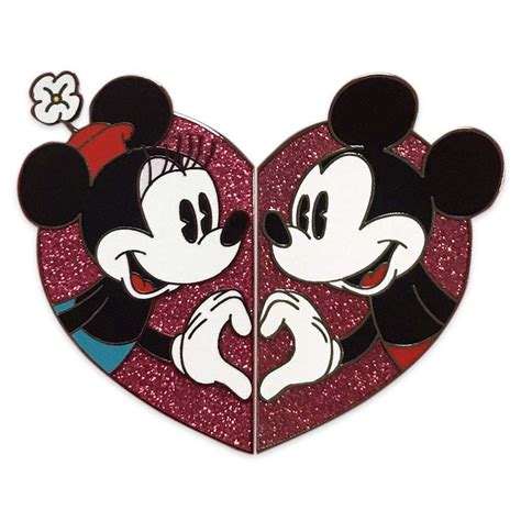 39654 Mickey And Minnie Mouse Heart Hands Mickey And Minnie