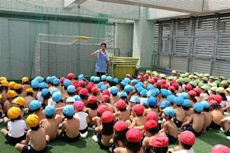 日本实施裸体教育学生们上课赤裸相见引发网友热议 搜狐大视野 搜狐新闻