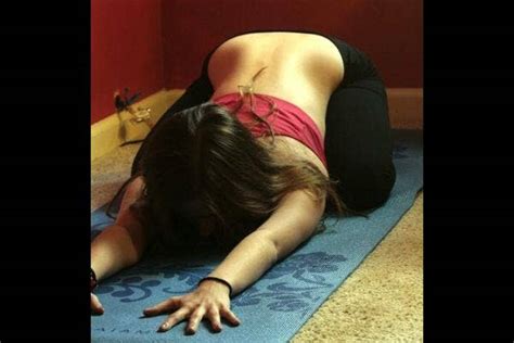 The 9 Best Gym Stretches That Are Also Amazing Sex Positions Yourtango