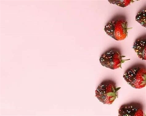 Стильные букеты от 990 руб Цветы премиум качества Гарантия свежести Быстрая и бережная