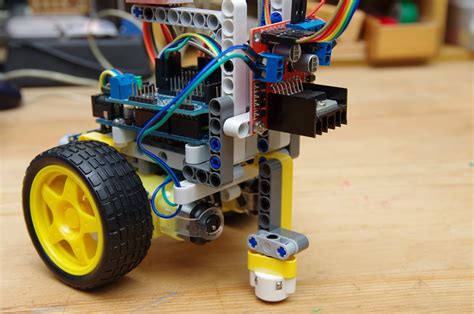 樂高 Lego 與 Arduino 機器人 Arduino 循跡智慧車、遙控車與android智慧手機藍芽控制