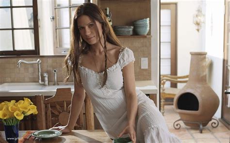 720p Rhona Mitra Actresses Hd Wallpaper