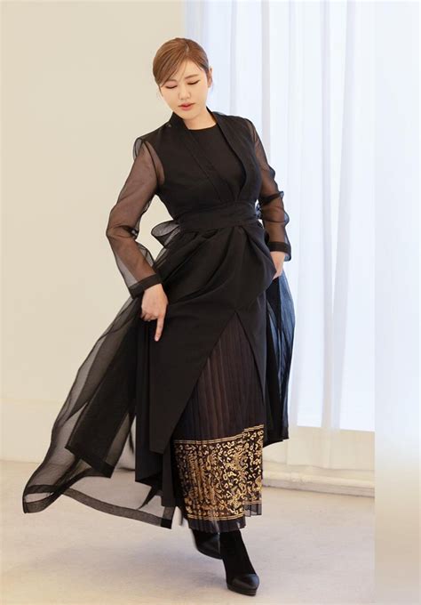 [패션엔] 송가인 예쁘다고 난리 여름 향기 담은 단아한 시스루 한복 자태