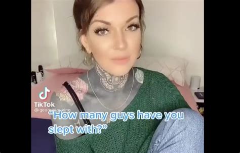 Jongen Vraagt Aan Zijn Vriendin Met Hoeveel Mannen Ze Naar Bed Is Geweest