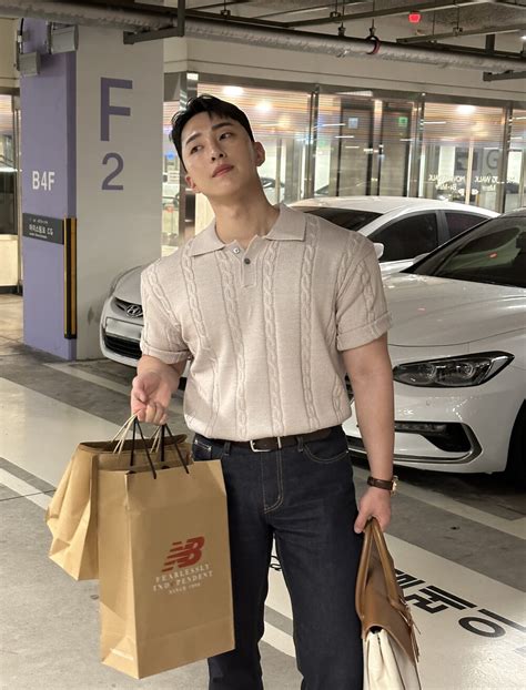 머슬핏 꽈배기 카라 니트 반팔 8 Color