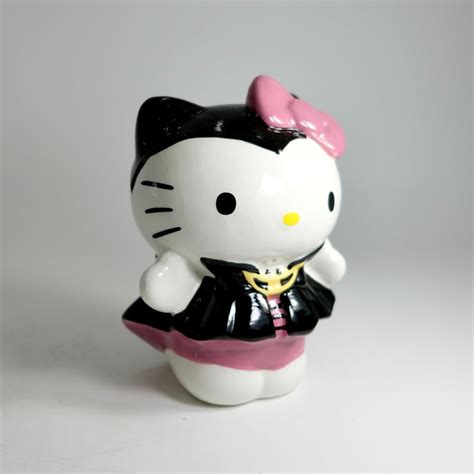 Hello Kitty Vampire Countess Figurine