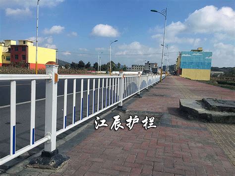 热镀锌钢管护栏价格、报价 常州江辰锌钢护栏