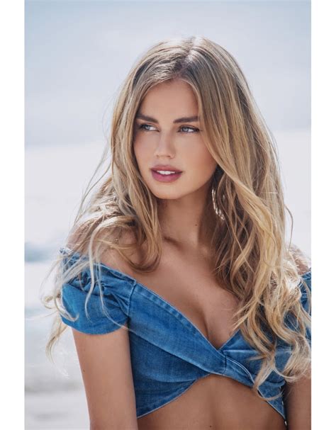 Picture Of Effy Harvard