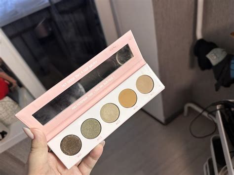 Палетки теней в разных цветах Miyo — цена 250 грн в каталоге Тени для