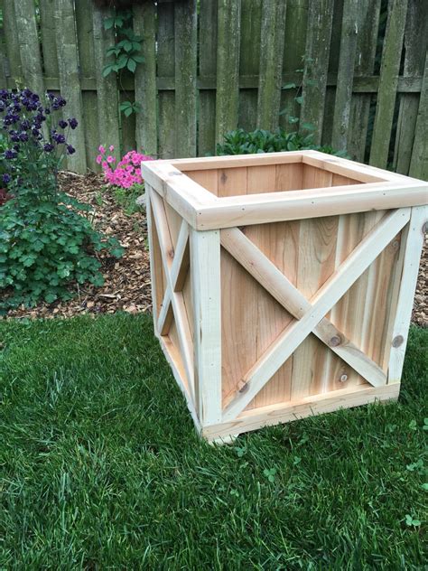 Decorative Cedar Planter Box Bunceton Cedar Planter Box In 2020