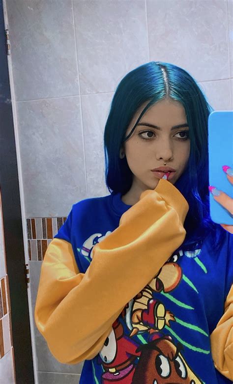 My Pussy Needs To Be Licked So I M Preparing It For You Rrealcute