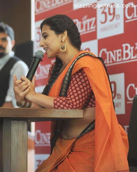 Vidya Balan Hot Navel Exposure In Saree In An Event ~ Hot Hollywood Bollywood
