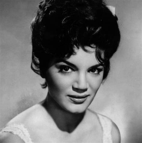 Connie Francis Love Me With All Your Heart Cuando Calienta El Sol