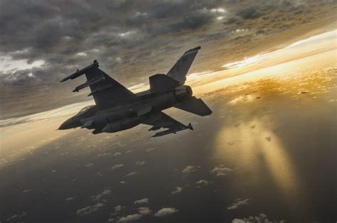 War Thunder Gamers Leak F 16 AIM 120 Missile Details On Discussion Forum Developers