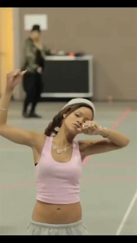 Rihanna Aesthetic Wallpaper Artofit