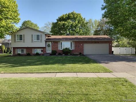 1200 Springview Dr Flushing Mi 48433 ®