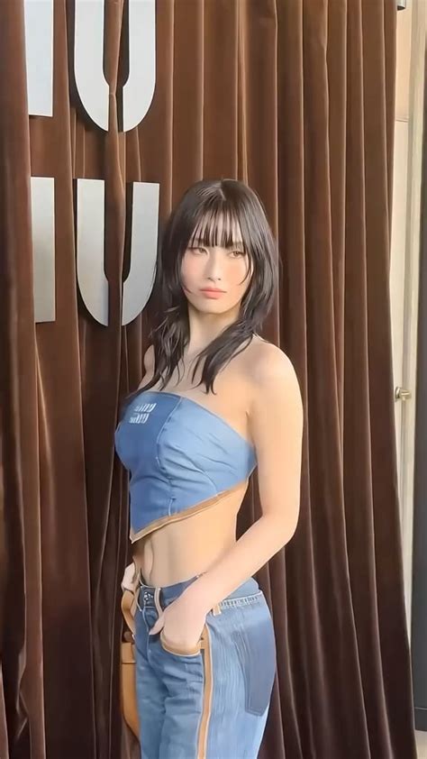MOMO : r/KpopHotties