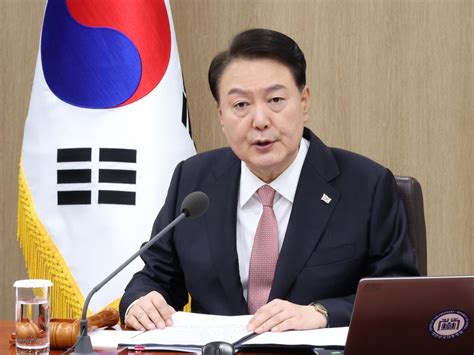 БНСУ ын Ерөнхийлөгч асан Юн Сук Ёлыг баривчлах тушаал гаргажээ Isee Mn