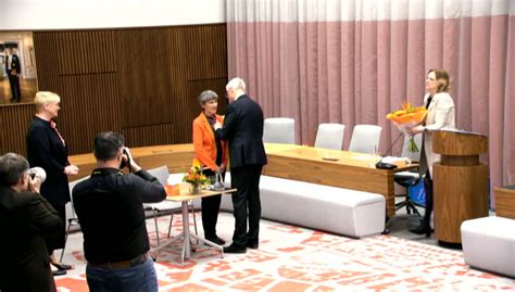 Tzum Nieuws Literair Organisator Annette Timmer Onderscheiden Met Een Lintje Tzum