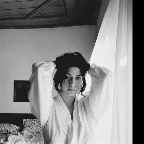 Rozi Rozi Paci Threads Say More